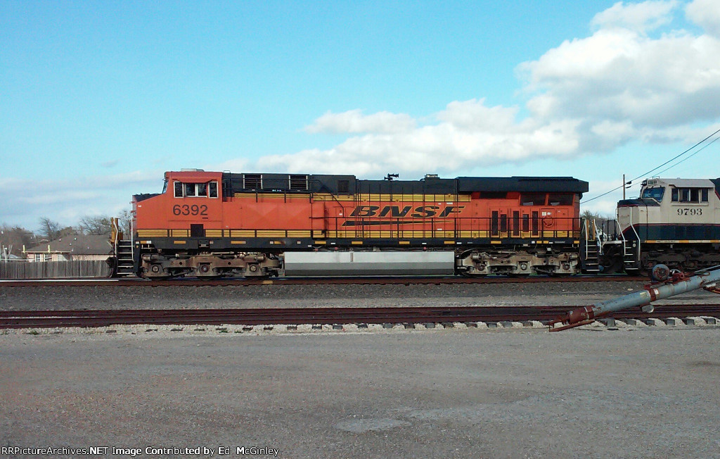 BNSF 6392